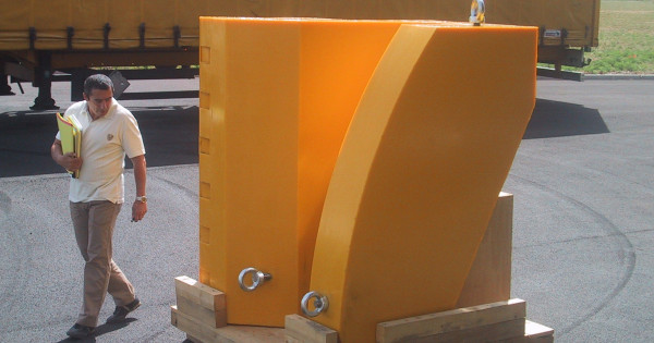 EXSTO, spécialiste du moulage polyuréthane de grandes dimensions